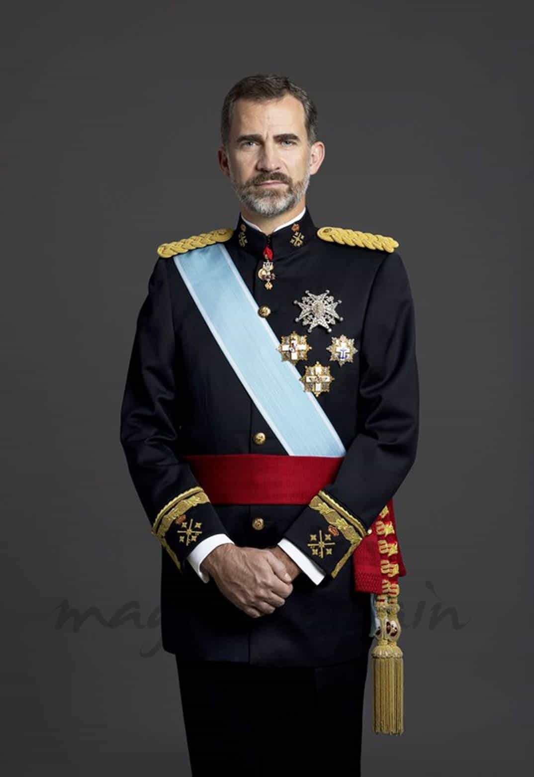 Felipe VI Ya Tiene Sus Fotos Oficiales Como Militar Magazinespain Felipe VI Ya Tiene Sus Fotos Oficiales Como Militar Magazinespain