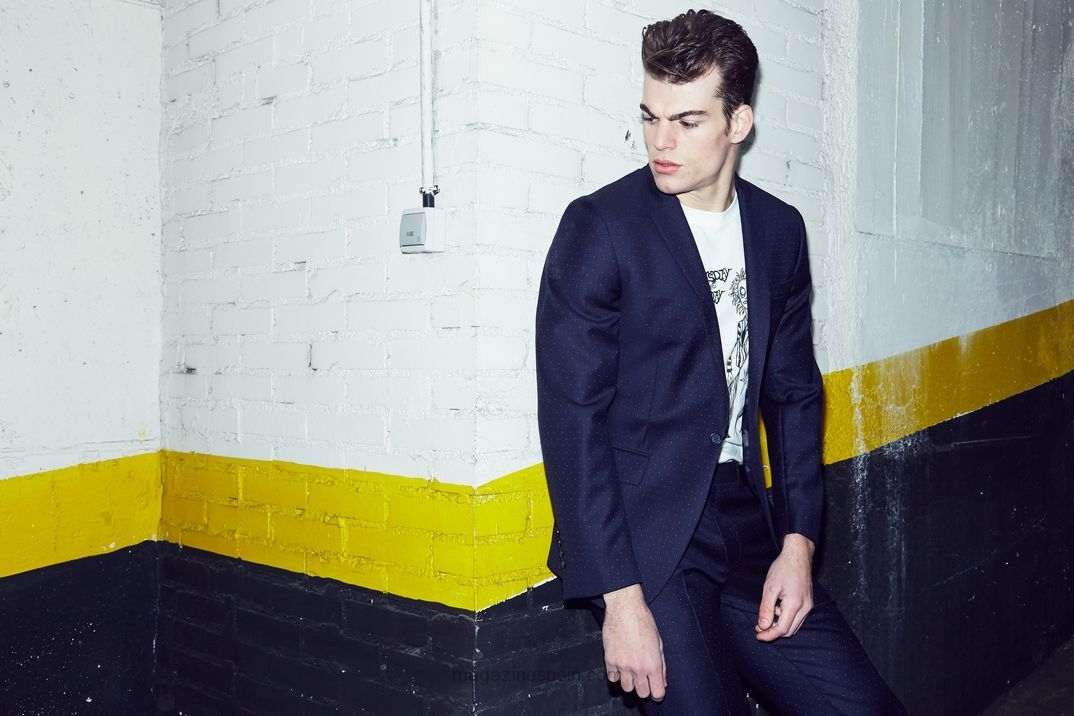 Garage Suit - magazinespain.com