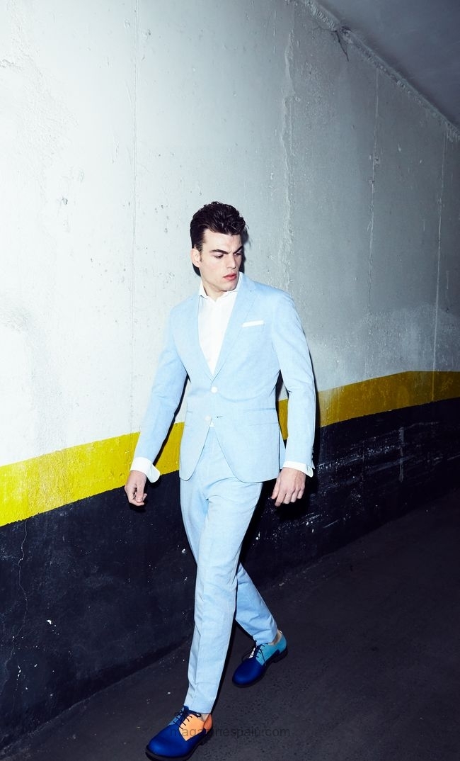 Garage Suit - magazinespain.com