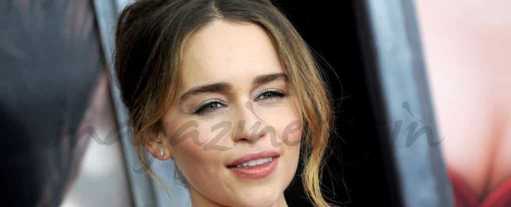 Emilia Clarke se divierte en el estreno de "Antes de ti ...